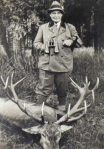 Hitler’s Prehistoric Zoo. – History of Sorts