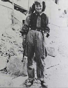 Dr Ruth – History of Sorts