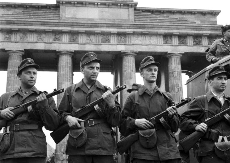 Ida Siekmann & Günter Litfin-The first two victims of the Berlin Wall ...