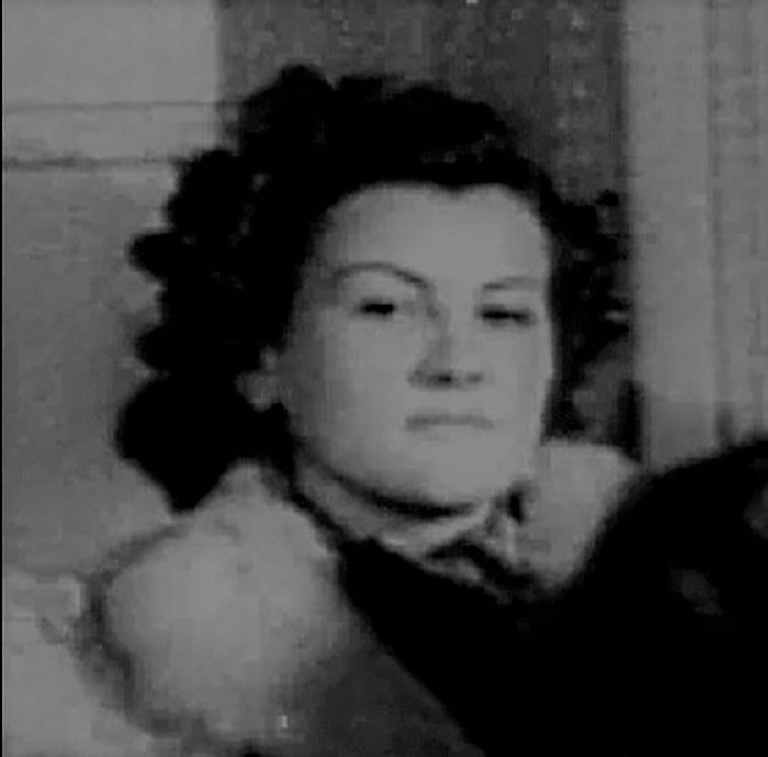 Female guards – History of Sorts