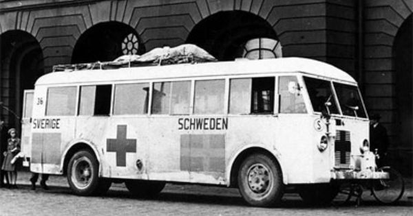 The white Buses- A positive Holocaust story – History of Sorts