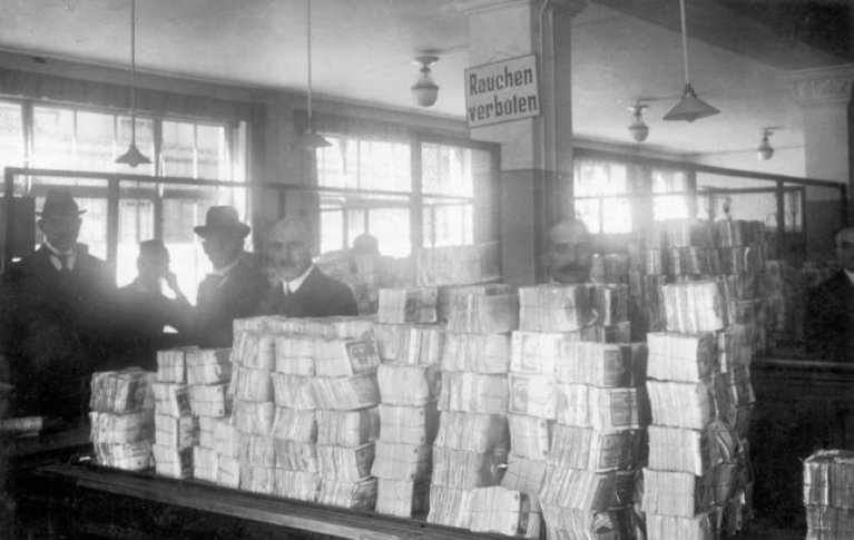 Germany Post WW1-The emergence of the Weimar Republic, the first ...